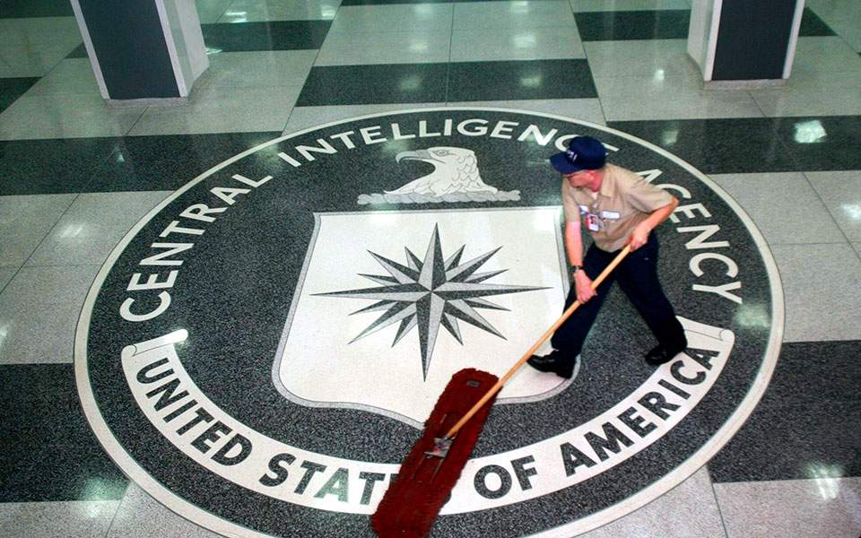 Δίκτυα κατασκοπείας των CIA και MI6 υποστηρίζει ότι ανακάλυψε το Ιράν ...
