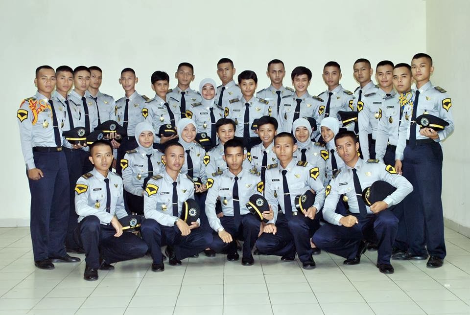 Keselamatan Transportasi Jalan di Indonesia: Taruna Taruni Politeknik ...