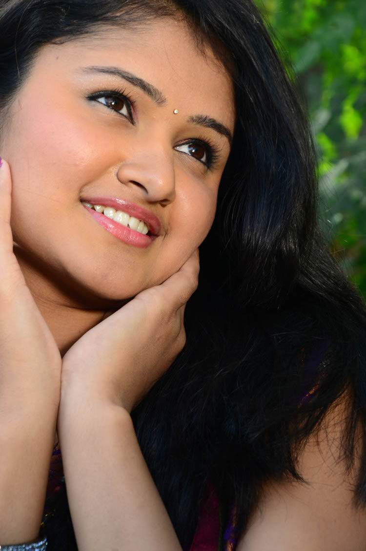 Kausalya Spicy Navel Photos in Saree - Sexy Photo Galleries