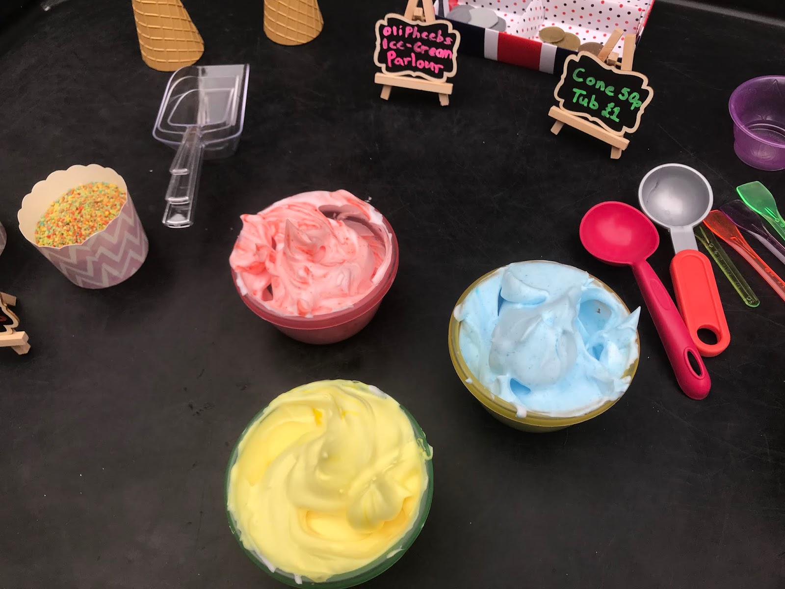 Ice Cream Parlour Tuff tray