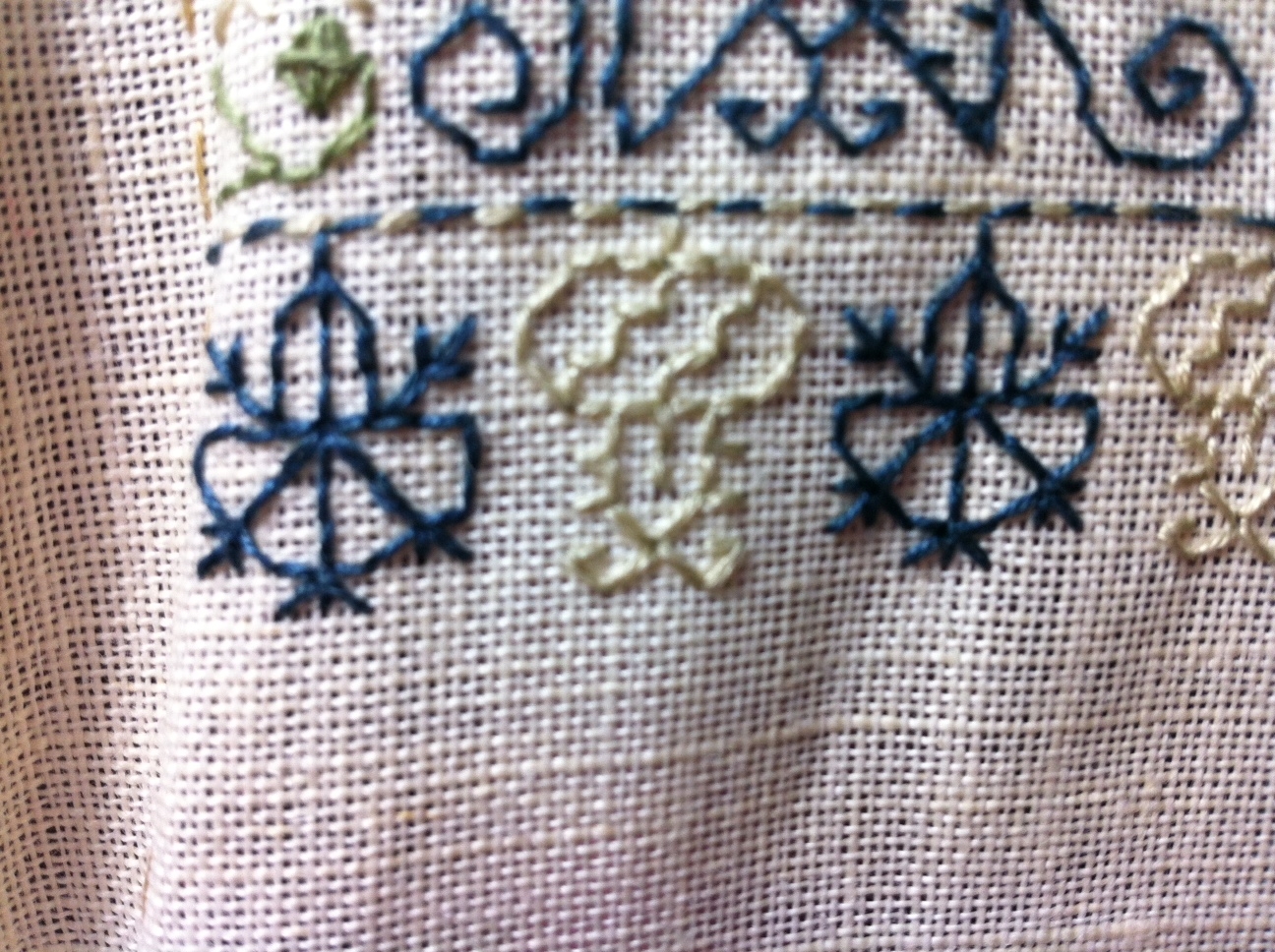 Loara Standish Sampler