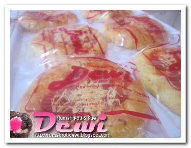 Roti manis (Rumah Roti Dewi) ~ Rumah Roti Dewi