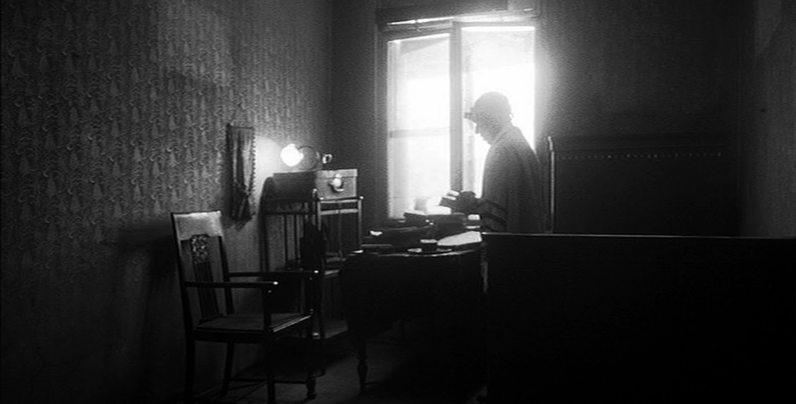 Colouring Light: 2.0 - Film Study - Naturalistic Lighting - Schindler's ...