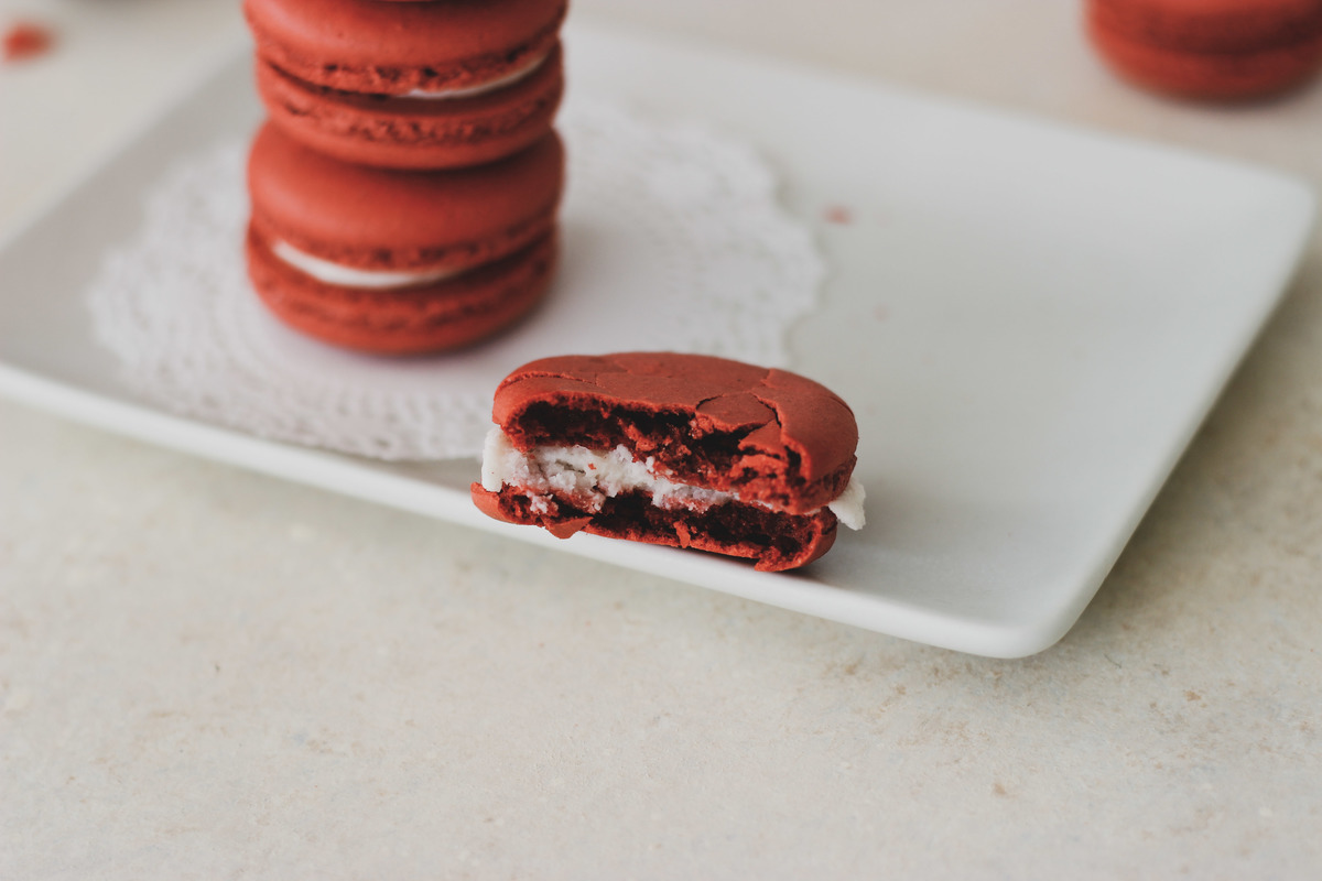 Red Velvet Macarons - Confessions of a Confectionista
