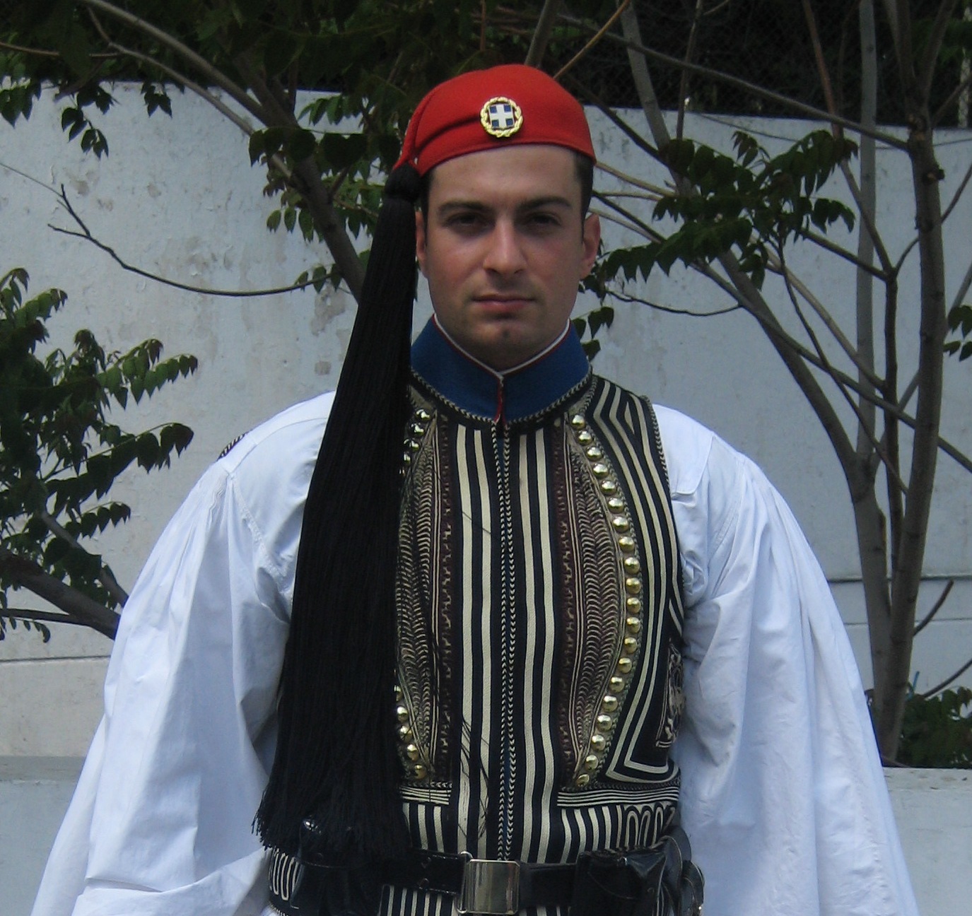 ΓΡΕΒΕΝΙΤΙ: Ένας τσολιάς από το ... Γρεβενίτι