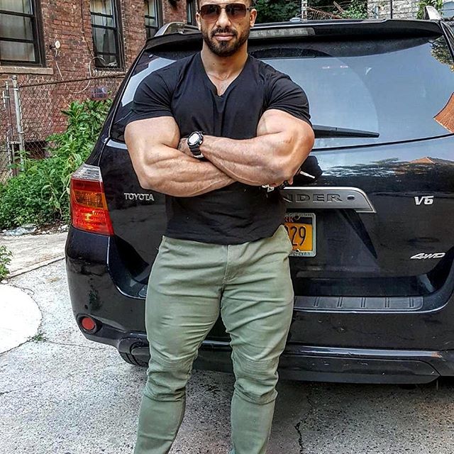 Bodybuilder Muscle Worship: Eslam Elmasry IFBB Bodybuilder