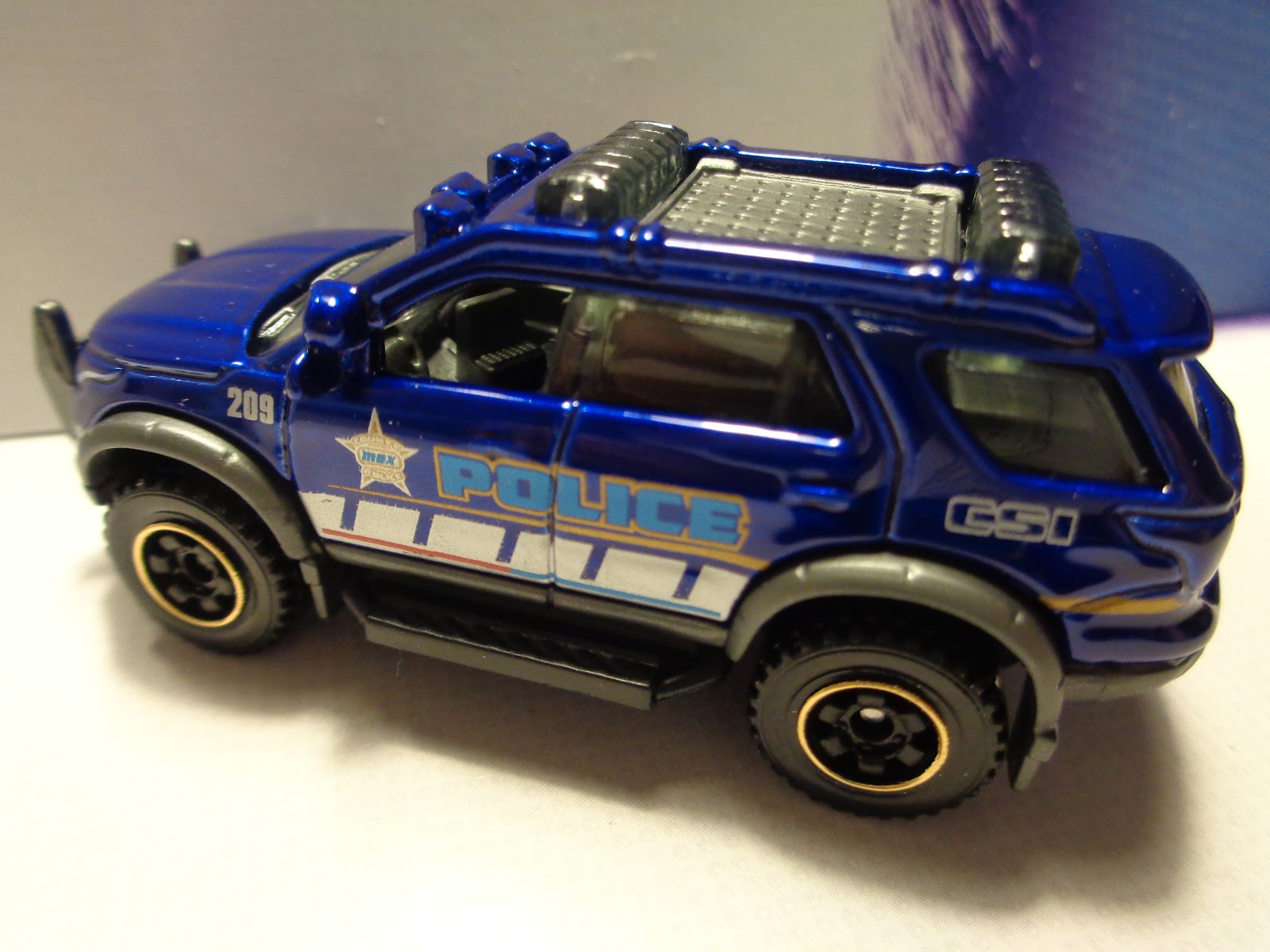 J And J Toys: Matchbox Ford Explorer