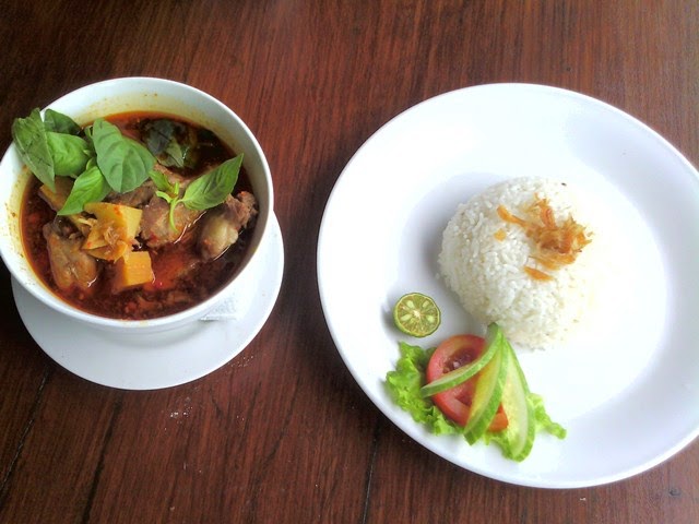 Selvy Erline: Wisata Kuliner Bandung : Lisung Restaurant