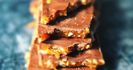 EAT: Homemade Daim Bars. / papillon.