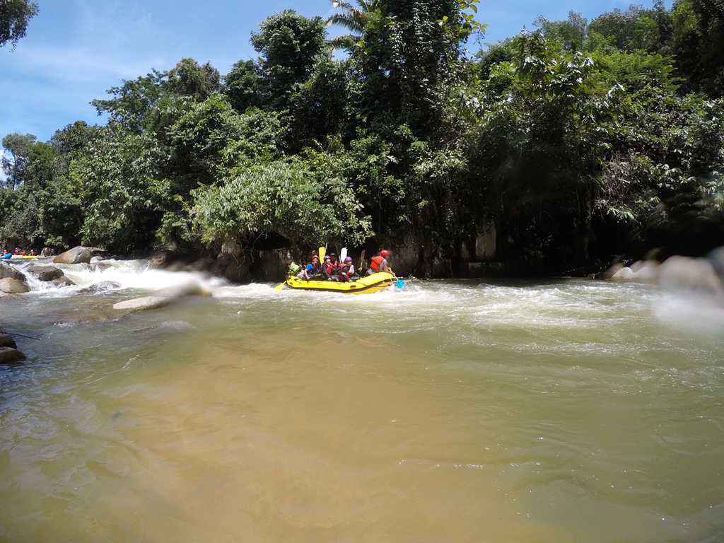 TRAVELOG: WATER RAFTING ULU SLIM, SLIM RIVER : Pengalaman meredah ...