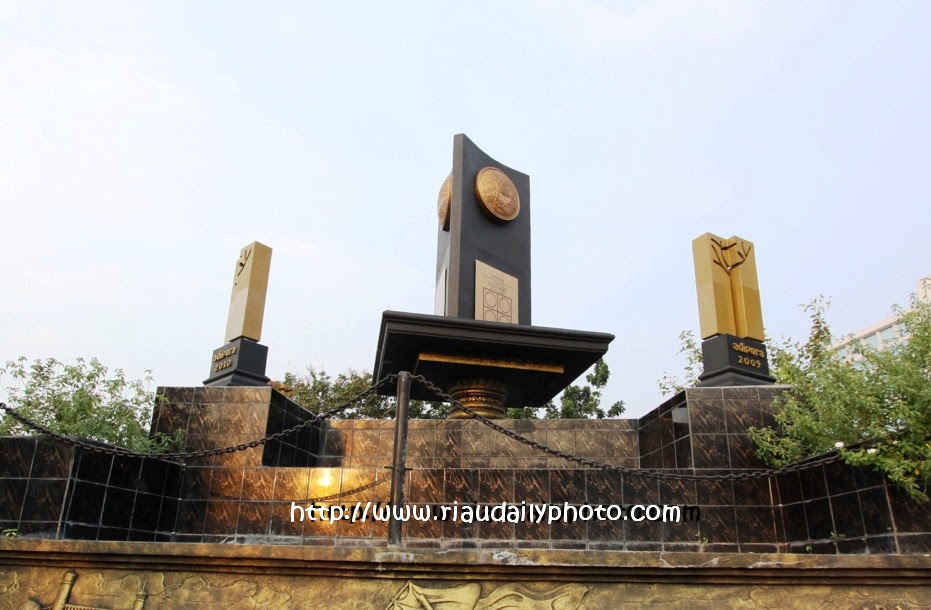 TUGU ADIPURA PEKANBARU | RIAU DAILY PHOTO