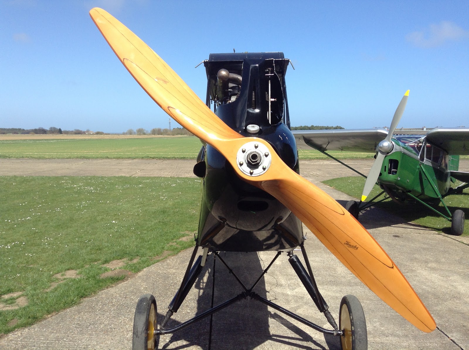 Hercules Propellers: DH 60 GIPSY MOTH PROPELLER - G-AAMY