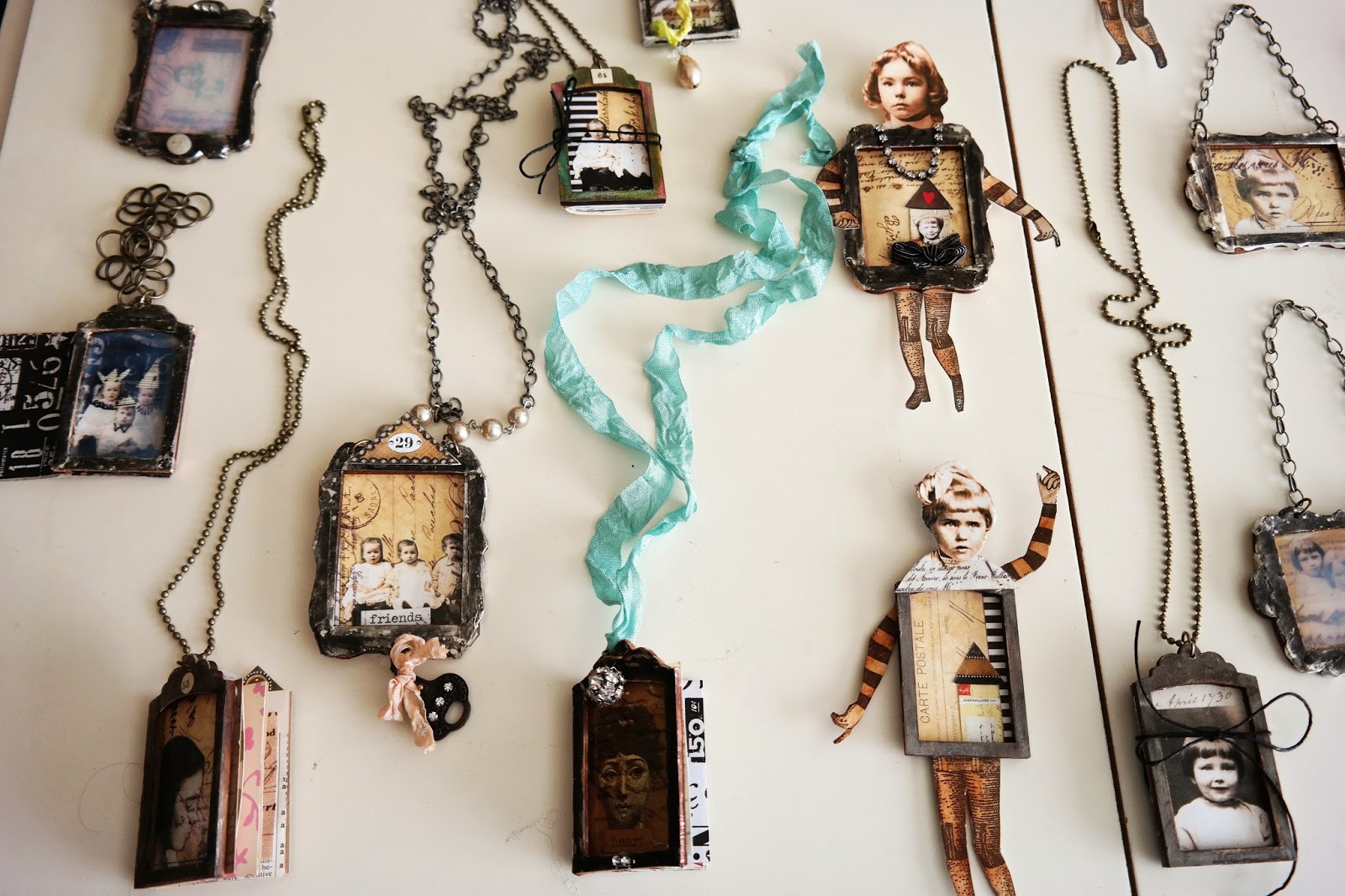 Artful Play: Mini Frame Workshop