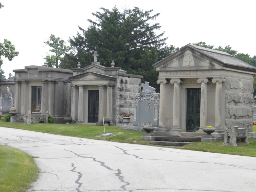 A View from the Edge: Notes from a Cemetery Tour