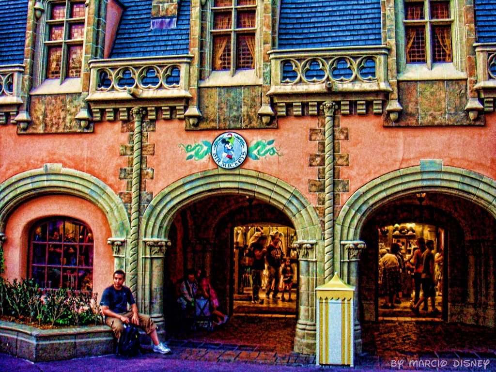 The Authentic Disney Parks Merchandise Blog: Sir Mickey's - Fantasyland ...