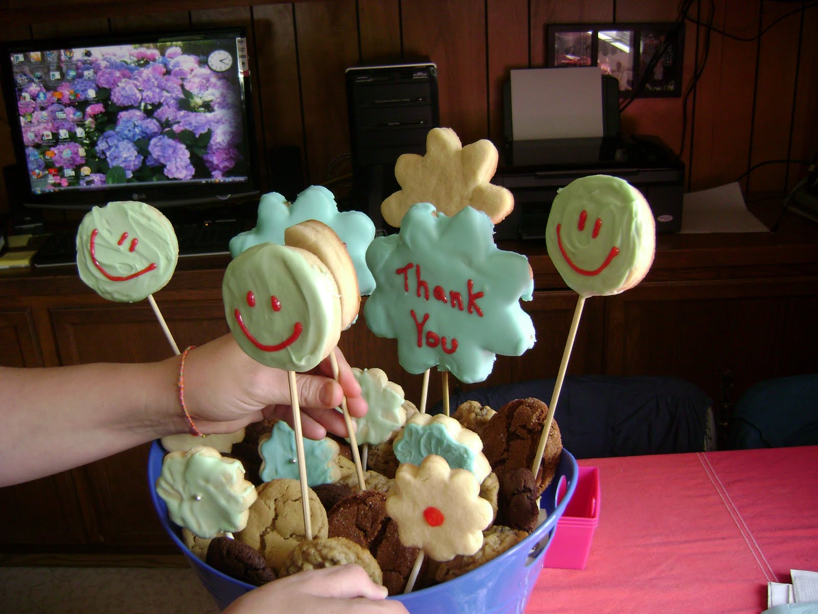 Jo and Sue: Cookie Bucket