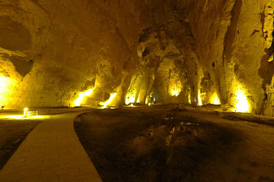 Addison Williams: Hubei: Tenglong Cave