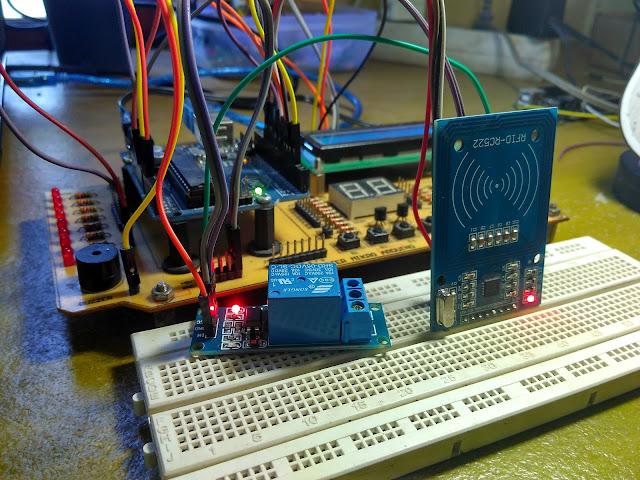 Sistem Keamanan dengan Menggunakan RFID