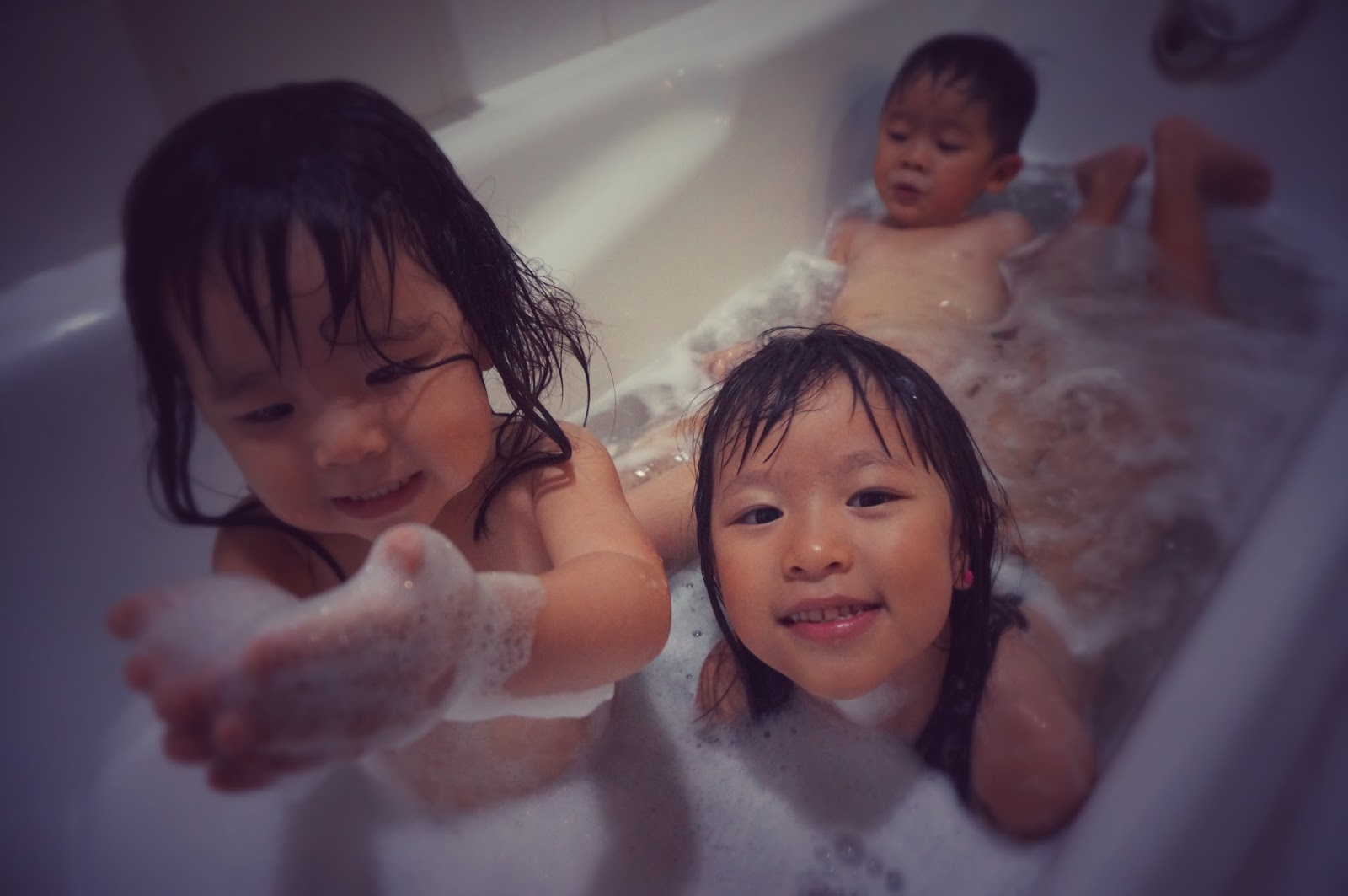 Should Daddies Stop Bathing Daughters? When?