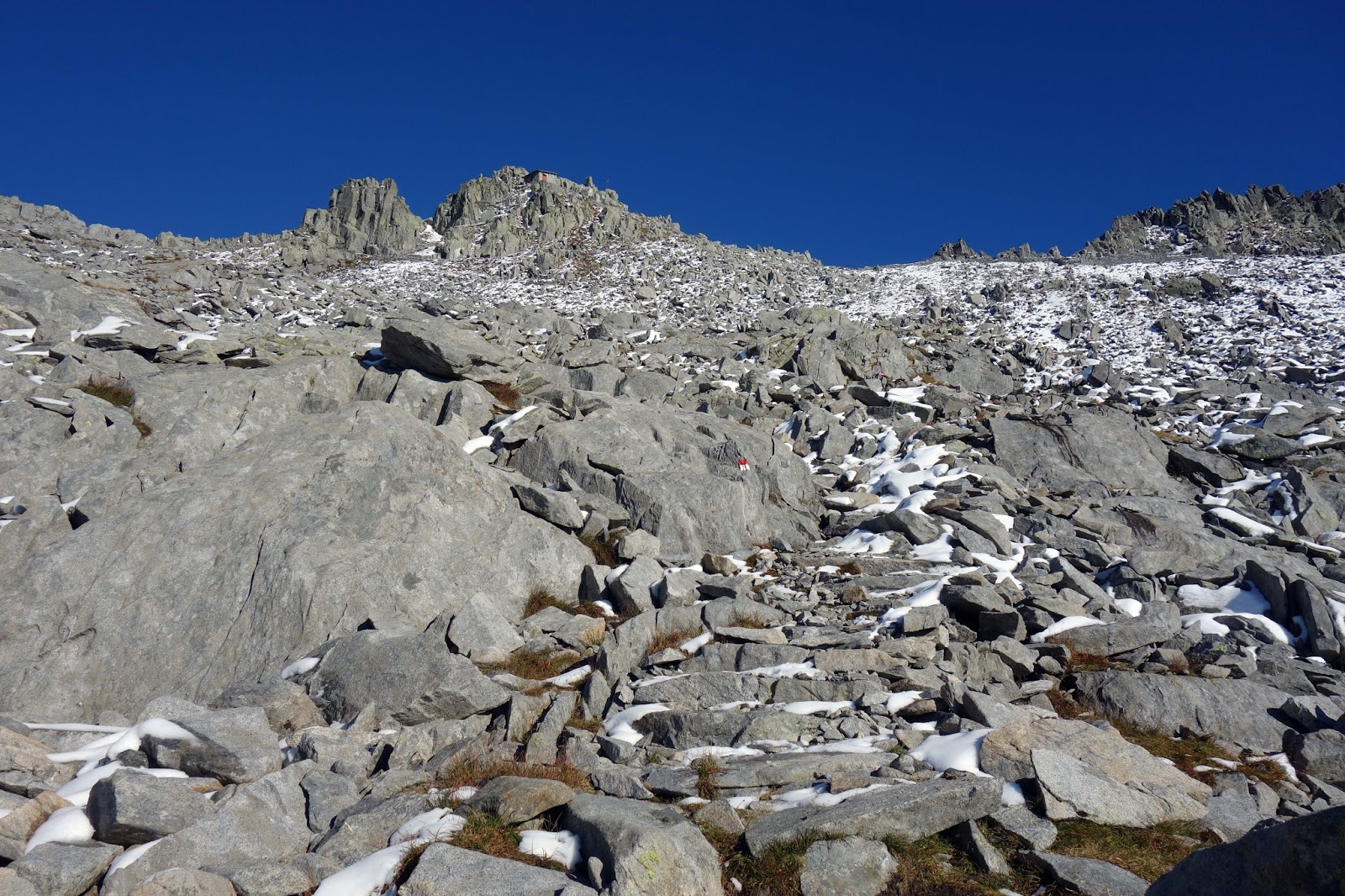 Una giornata in montagna: Passo della Rossola, Bivacco Mattia, Monte ...