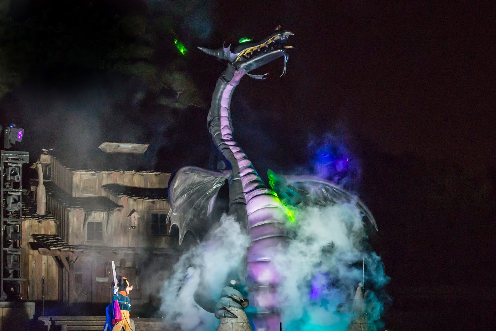 MickeyPhotos: Mickey and the Dragon in Fantasmic at Disneyland