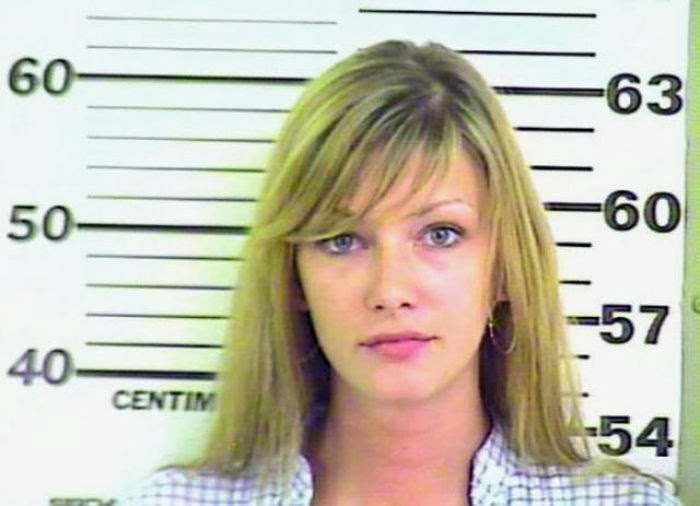 Top Pic: Beautiful women criminal