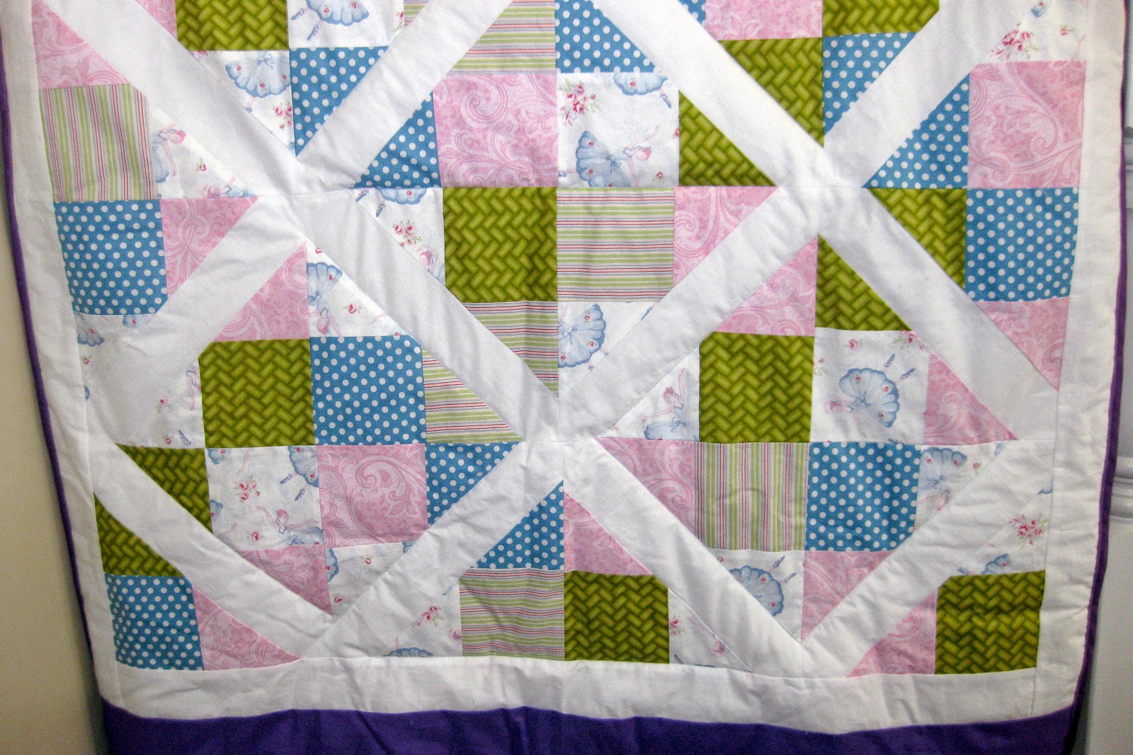 Hot Commodity Home Decor: Finished! 4-Patch Slice Baby Quilt