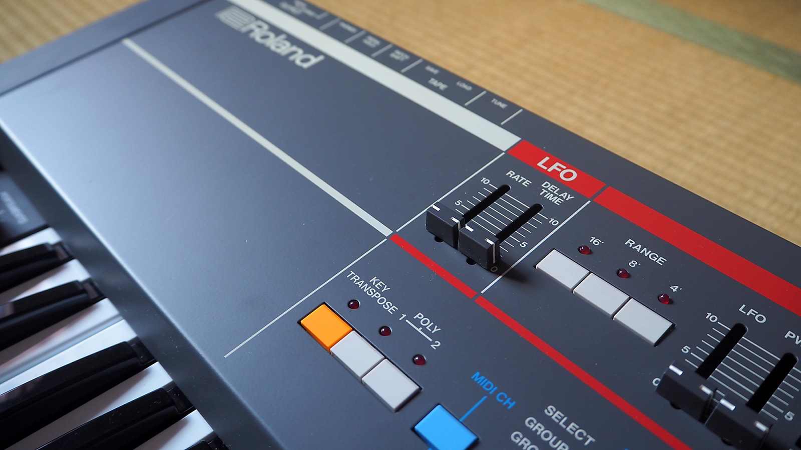 MATRIXSYNTH: MINT Roland Juno-106 with Original Hardcase