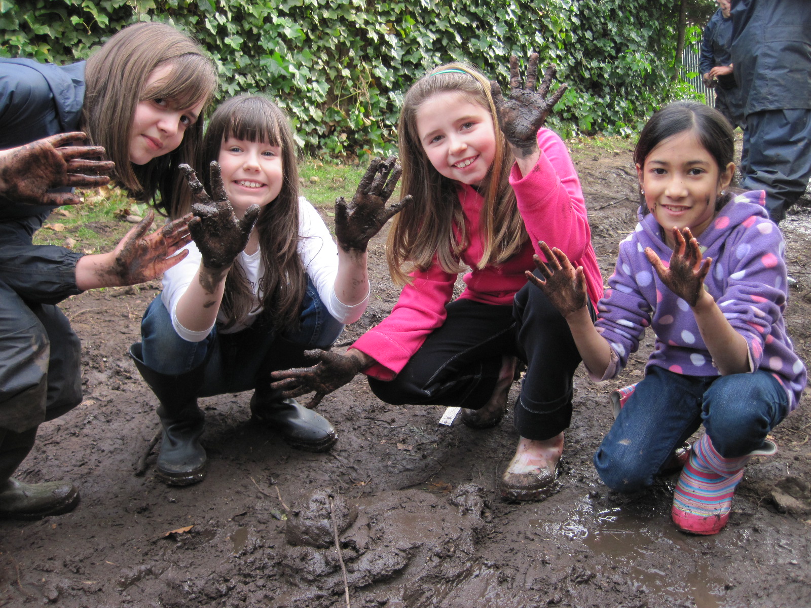 LYNDON GREEN JUNIOR FOREST SCHOOL: The Mud Pit