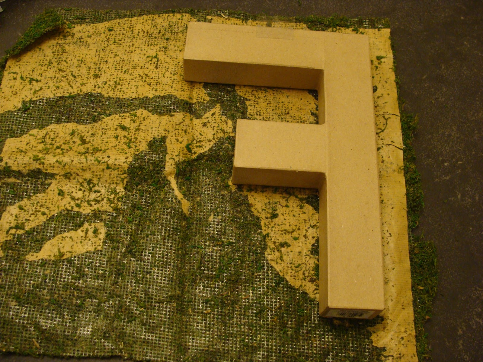 FabTwigs: How to Make Moss Covered Letters