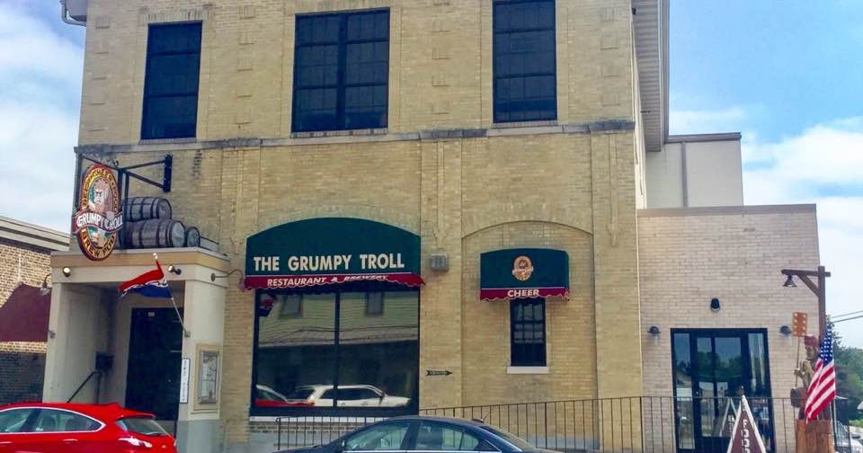 Will travel for beer and art: Beer and Tots at The Grumpy Troll