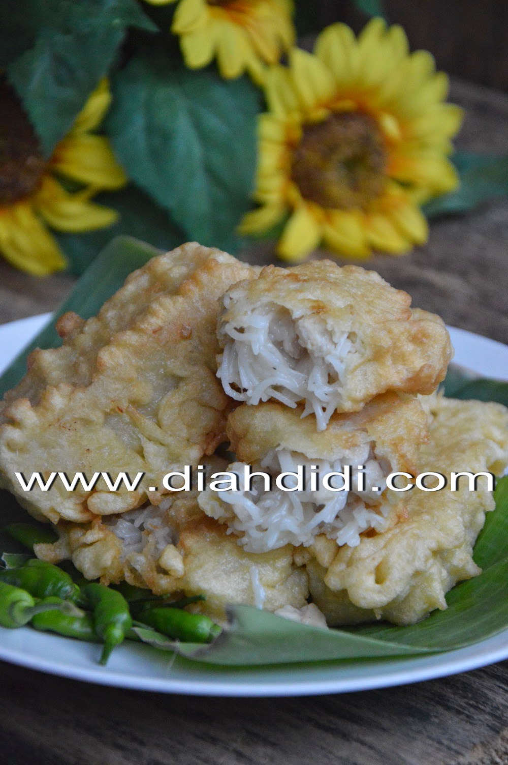 Diah Didi's Kitchen: Misoa Goreng Balut Tepung