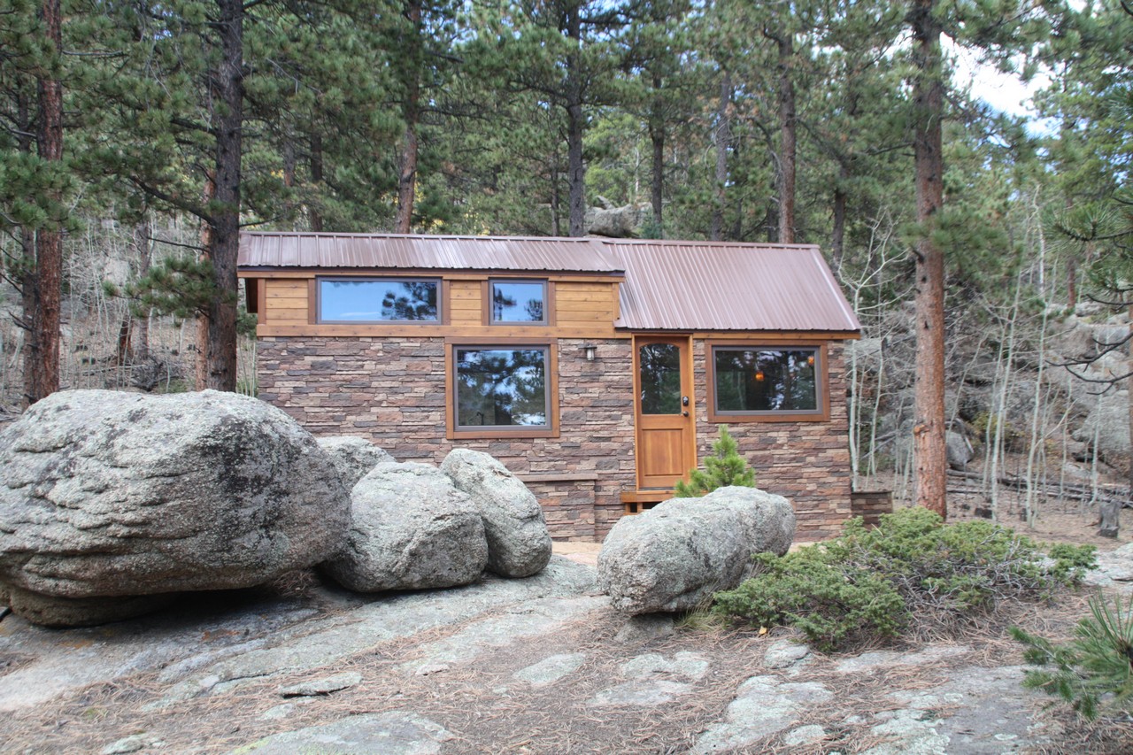 TINY HOUSE TOWN: Simblissity's 204 Sq Ft Stone Cottage