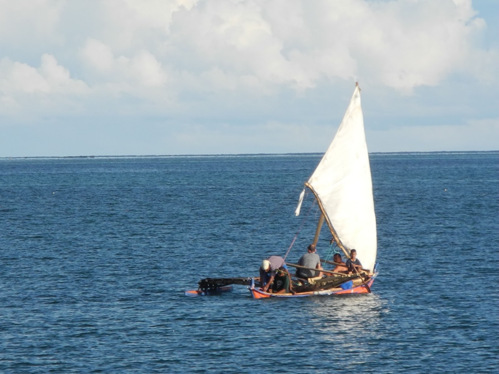 Habele: Traditional Carolinian Canoe Launched in Yap