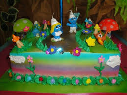 FIESTA INFANTIL: MODELOS DE TORTAS CON LOS PITUFOS