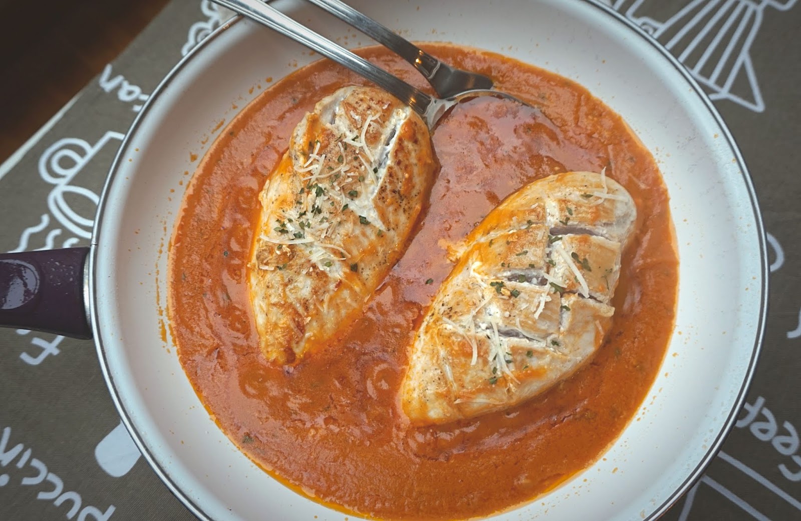 Pollo a la parmesana.
