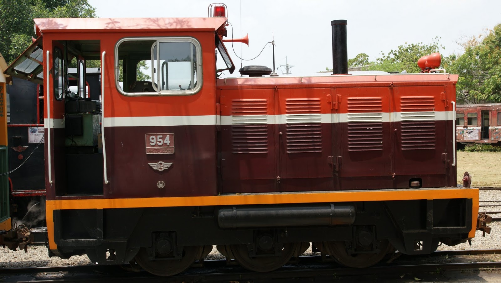 Blair's 鐵道攝影: 金馬牌柴油機車954號 / SKAGIT STEEL IRON & WORKS Diesel Locomotive ...