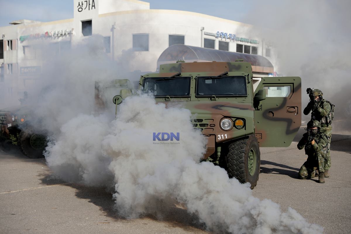 ROK Defense: Warrior Platform showcased by Republic of Korea Army 706th ...