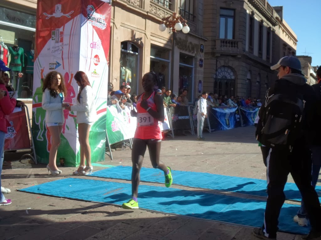 Radio Deportes FM: Alene Emere ganó el Medio Maratón Municipal
