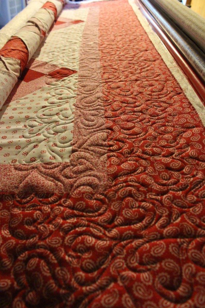 Sarah Lynn's Quilting: Donna's Log Cabin Heart Quilt, Quilting Done