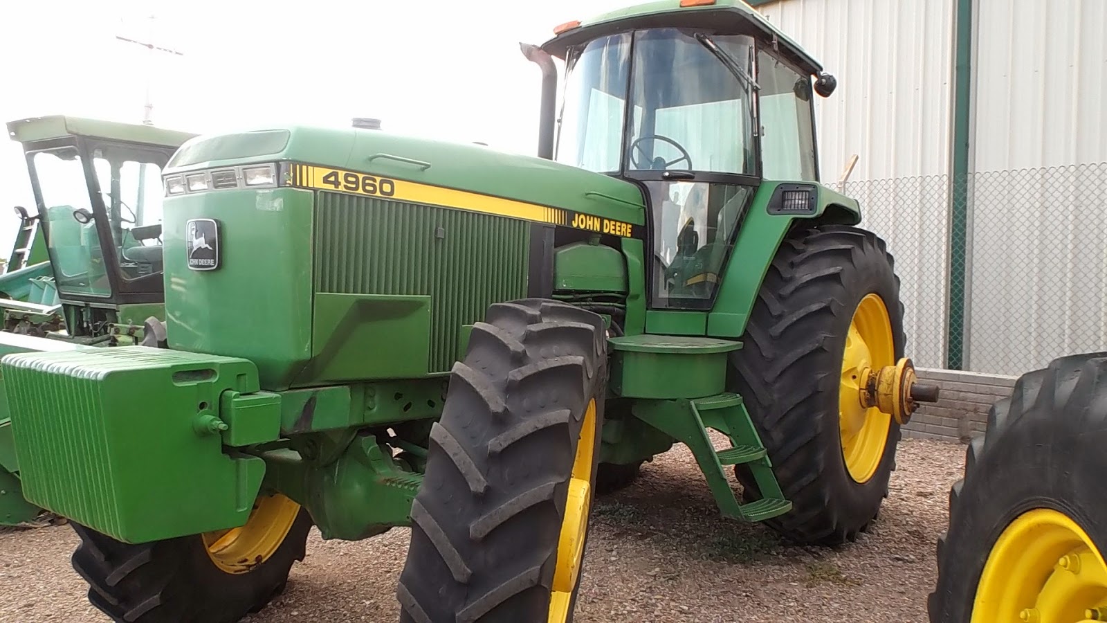 MAQUINARIA AGRICOLA INDUSTRIAL: Tractor John Deere 4960 4x4