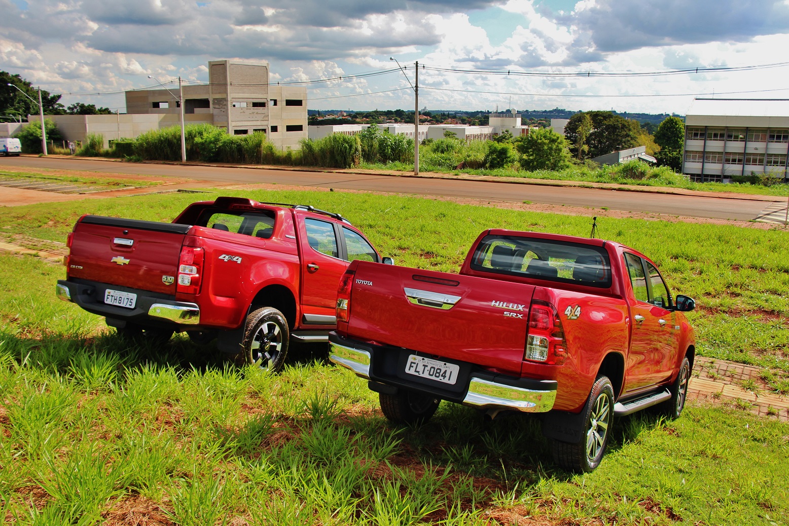 RACIONAUTO: TOYOTA HILUX SRX X CHEVROLET S10 HIGH COUNTRY