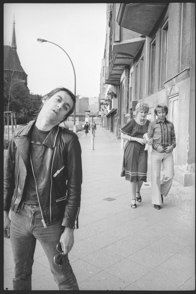 Rare and Amazing Photographs of Iggy Pop Taken by His Girlfriend Esther ...