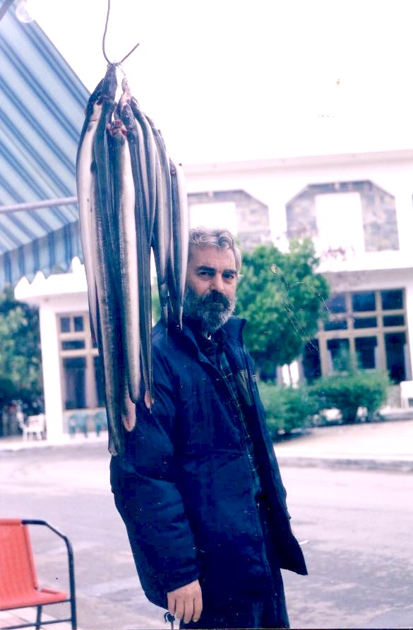 ΓΙΑΝΝΗΣ Δ.ΛΥΡΑΣ: ΤΟ ΨΑΡΕΜΑ ΣΤΟ ΠΟΤΑΜΙ ΜΑΥΡΟΖΟΥΜΕΝΑ ΤΗΣ ΒΑΛΥΡΑΣ