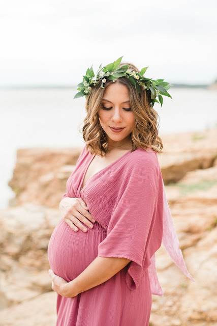 Our Lake Grapevine Maternity Photoshoot for Poppy Monroe | Jordan Dunaway