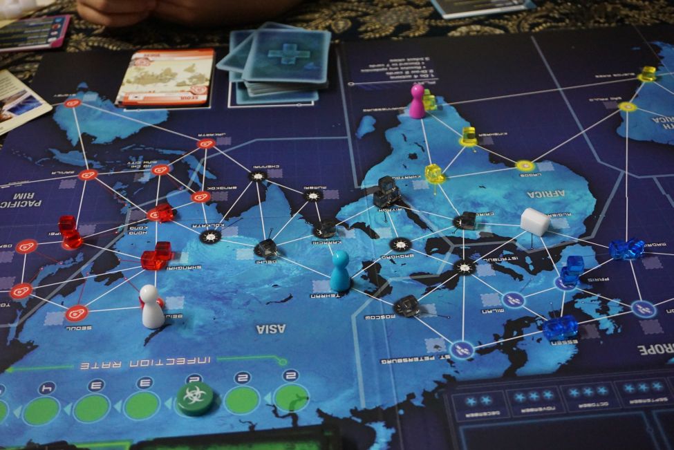 Hiew's Boardgame Blog: Pandemic: Legacy
