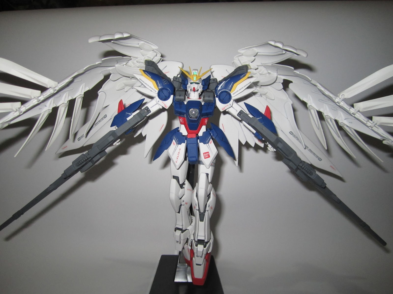 Picoh's Gundam Empire: Reviews - MG 1/100 Wing Gundam Zero Custom ...