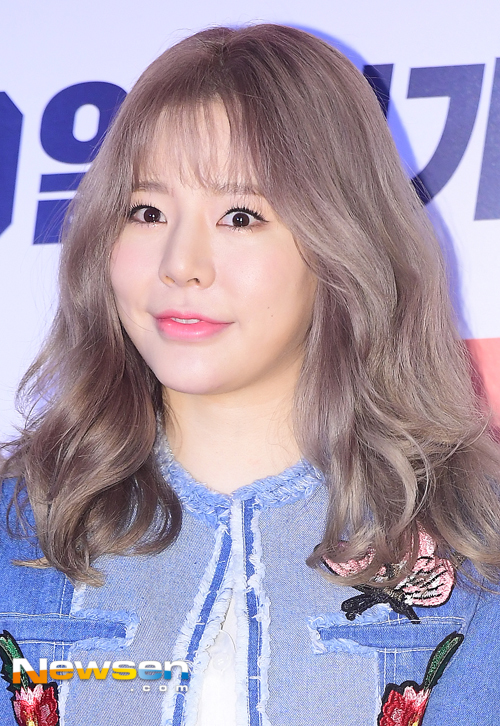 SNSD Sunny at the VIP premiere of One-Line - Wonderful Generation