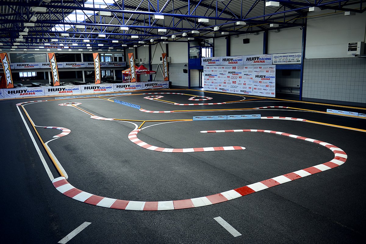 HUDY ARENA カーペットオフロードコースがアスファルトオンロードコースに|ラジコンもんちぃ - オフロード/オンロード/ドリフト ...