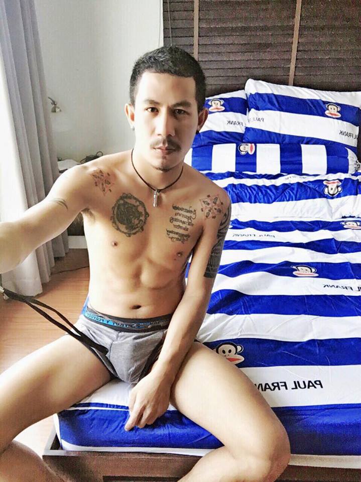 Yenomeg: เมษายน 2016